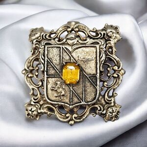 Unsigned Vintage | Jewelry | Vintage Brooch Family Crest Coat Of Arms ...